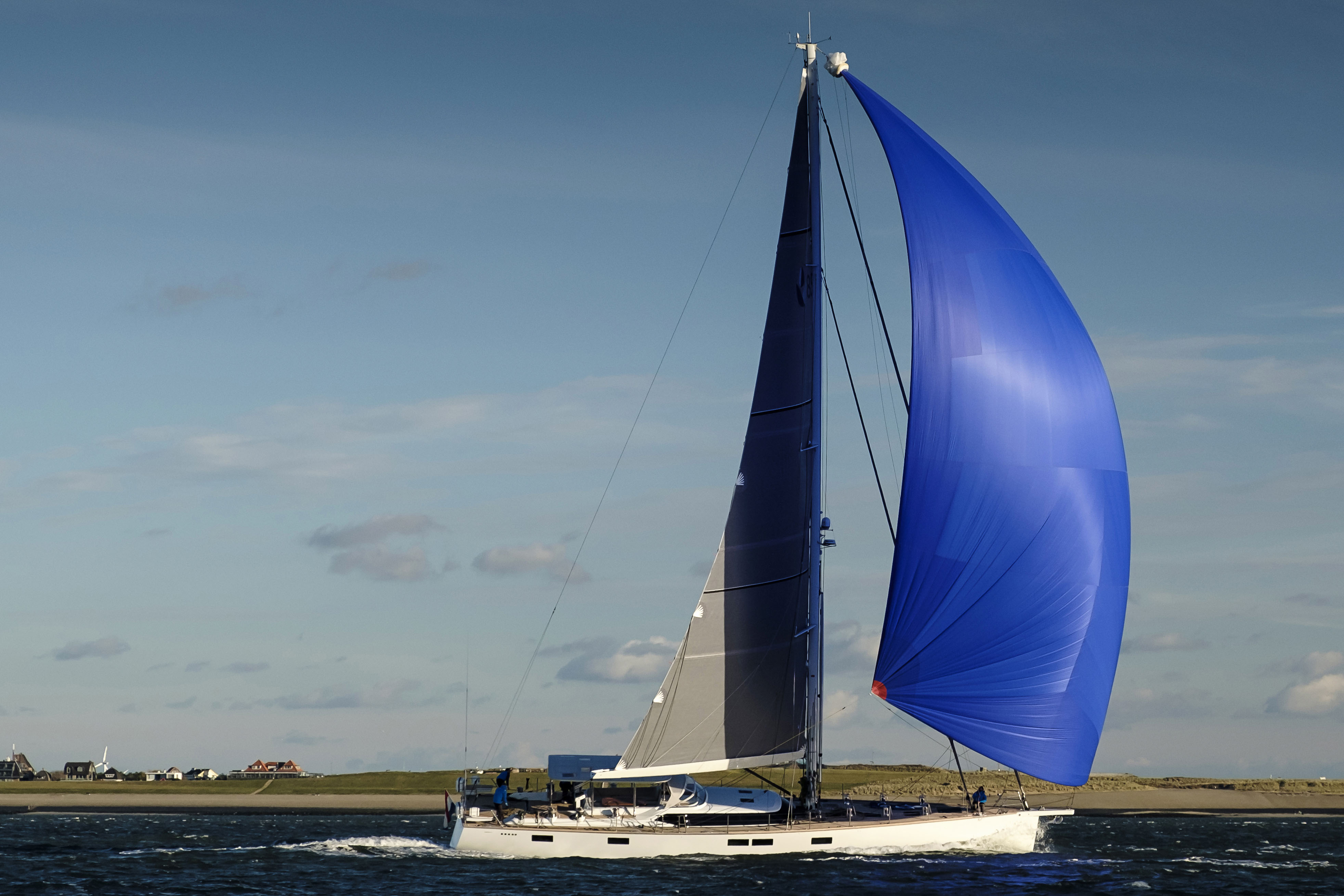 Yacht CONTEST 85CS, Contest Yachts | CHARTERWORLD Luxury Superyacht ...